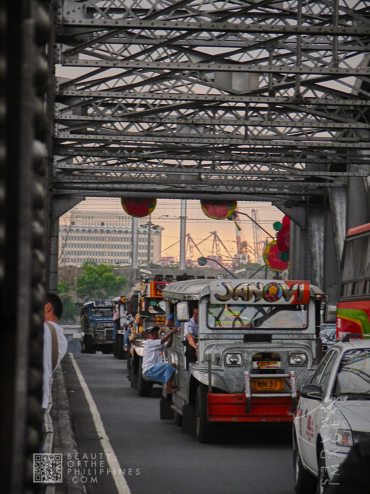 The Beauty of Quezon Bridge: A Historic Landmark Connecting Manila’s ...