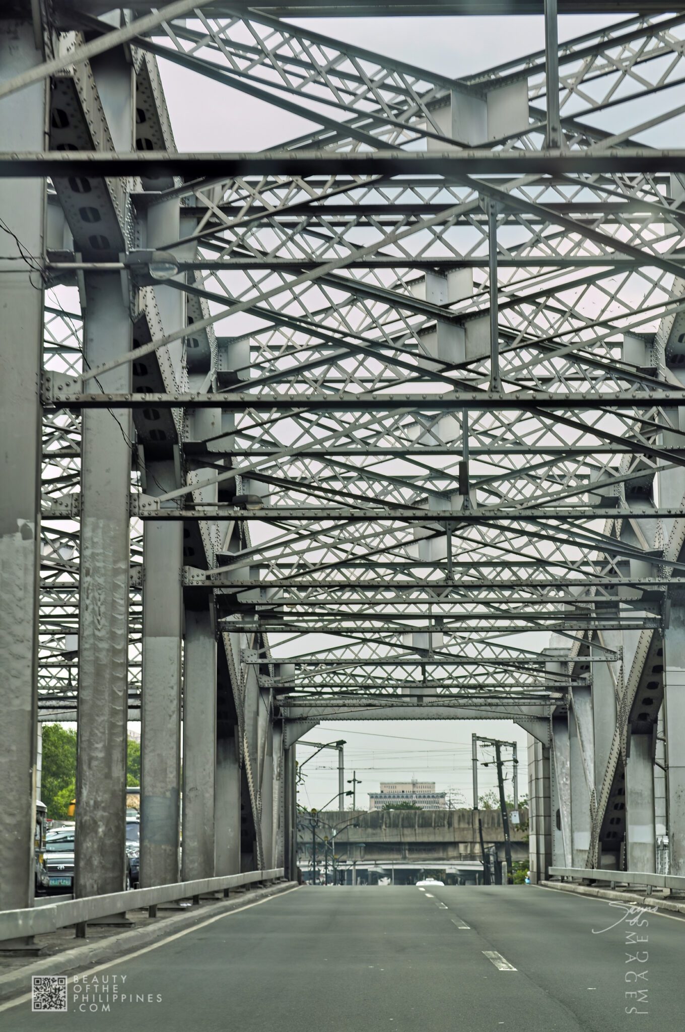 The Beauty of Quezon Bridge: A Historic Landmark Connecting Manila’s ...