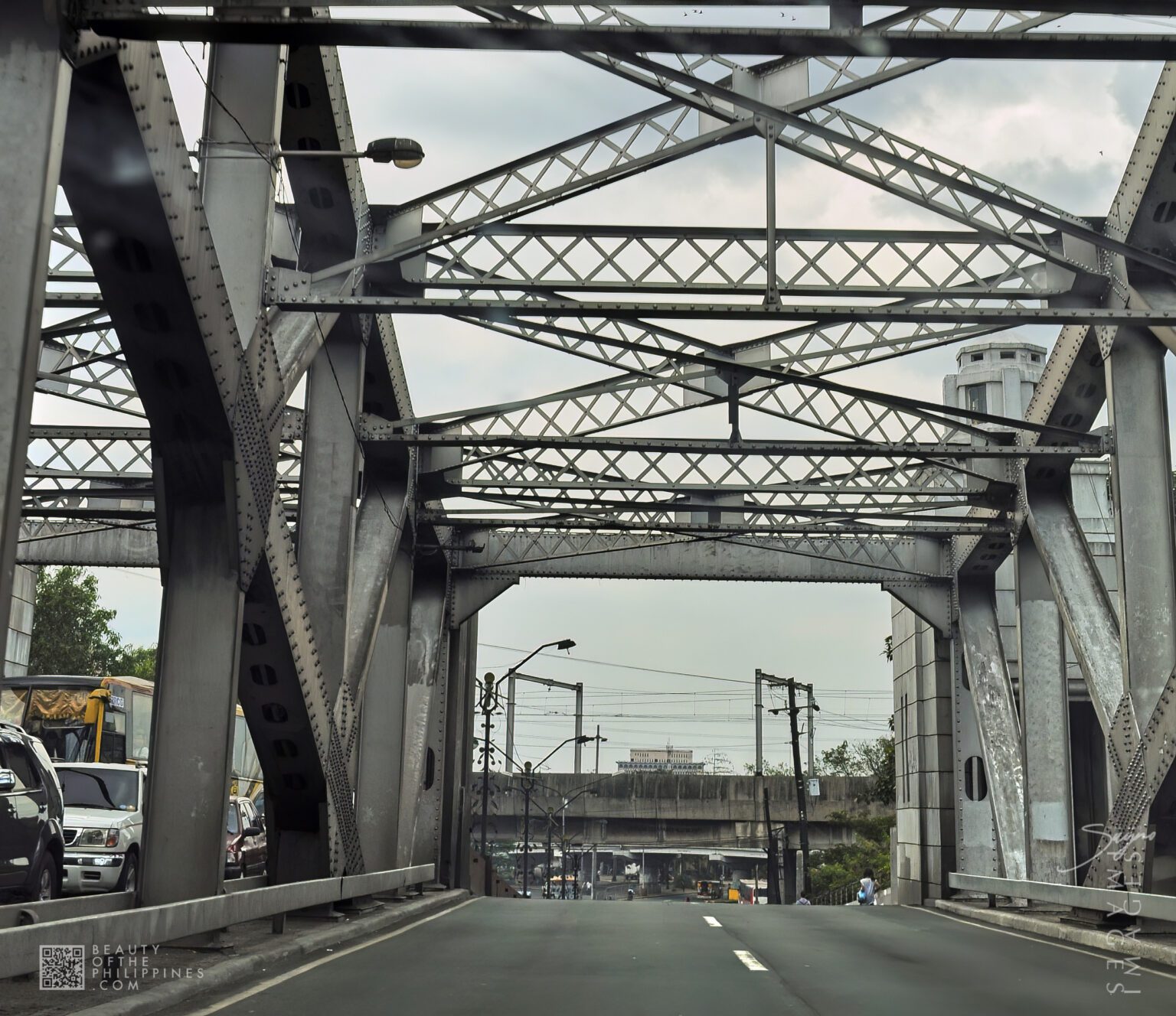 The Beauty of Quezon Bridge: A Historic Landmark Connecting Manila’s ...