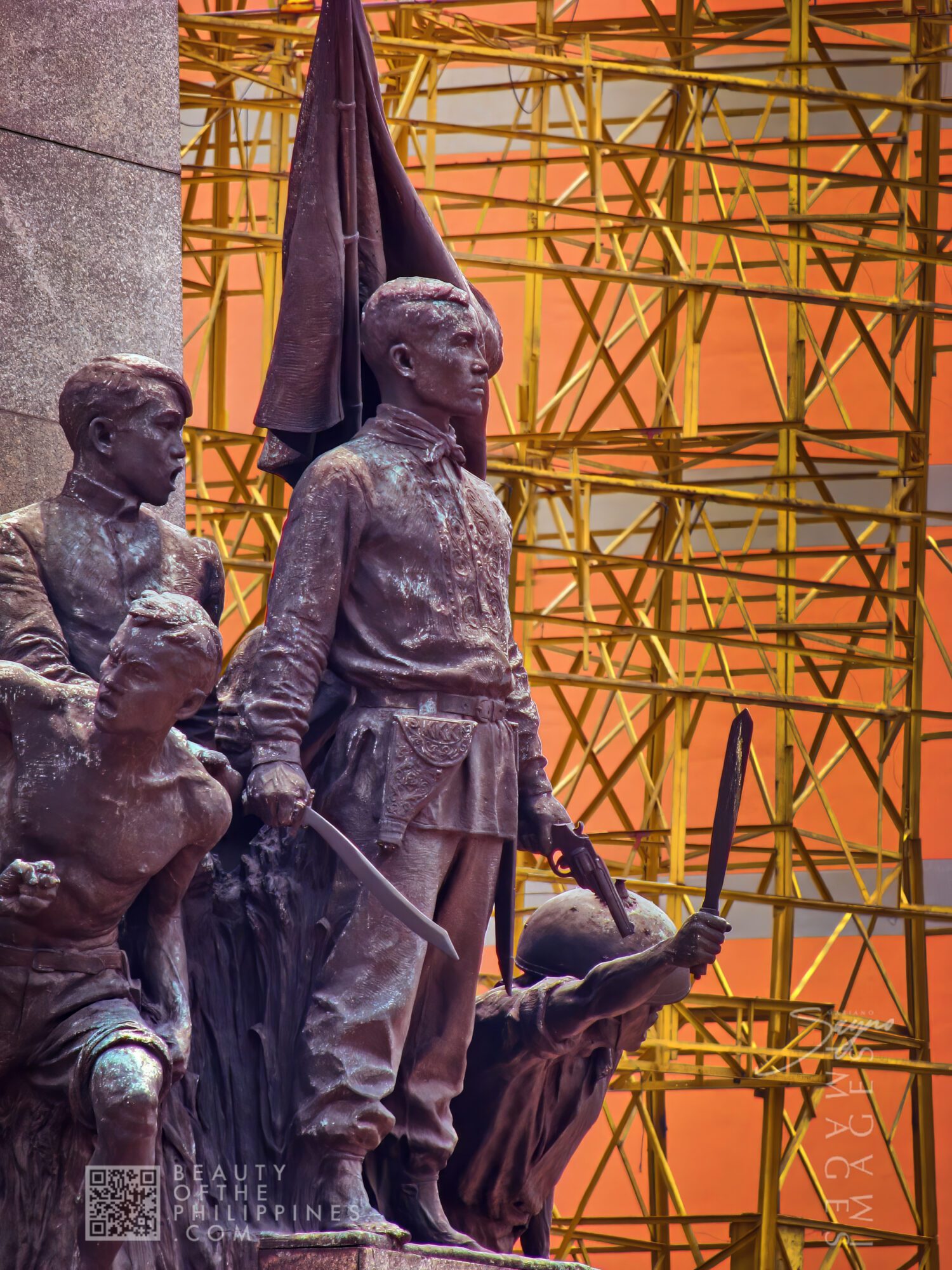 Monumento Shrine: A Revolutionary Icon at Monumento Circle | The Beauty ...