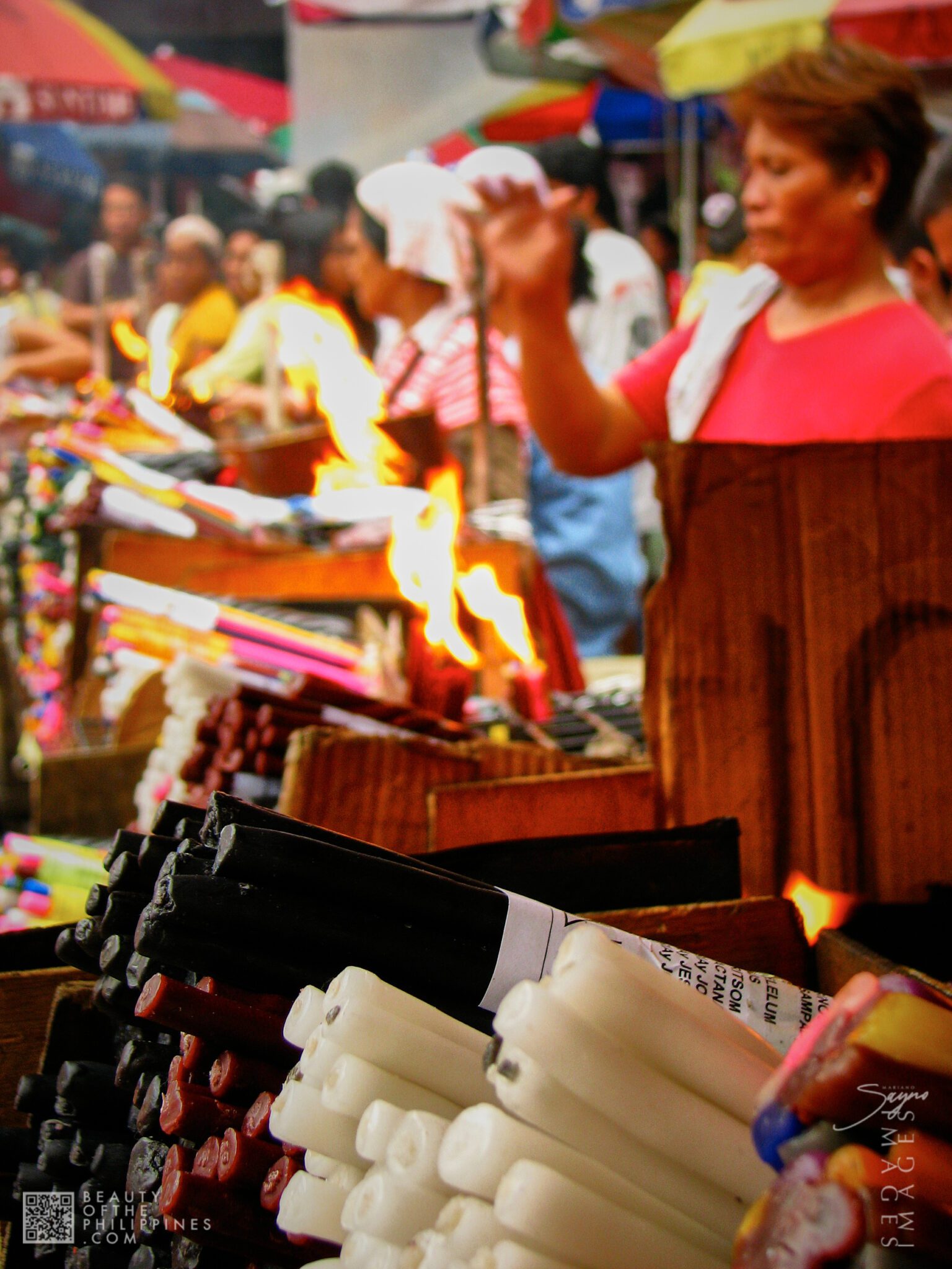 Plaza Miranda: Embracing the Unique Blend of Culture and Faith in ...
