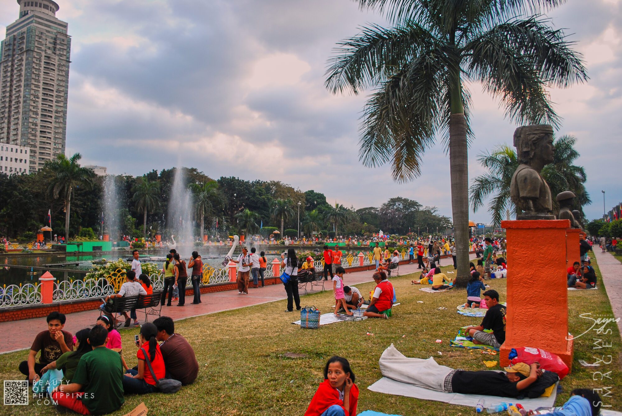 Rizal Park: Manila's Historic Heart and Urban Oasis | The Beauty of the ...