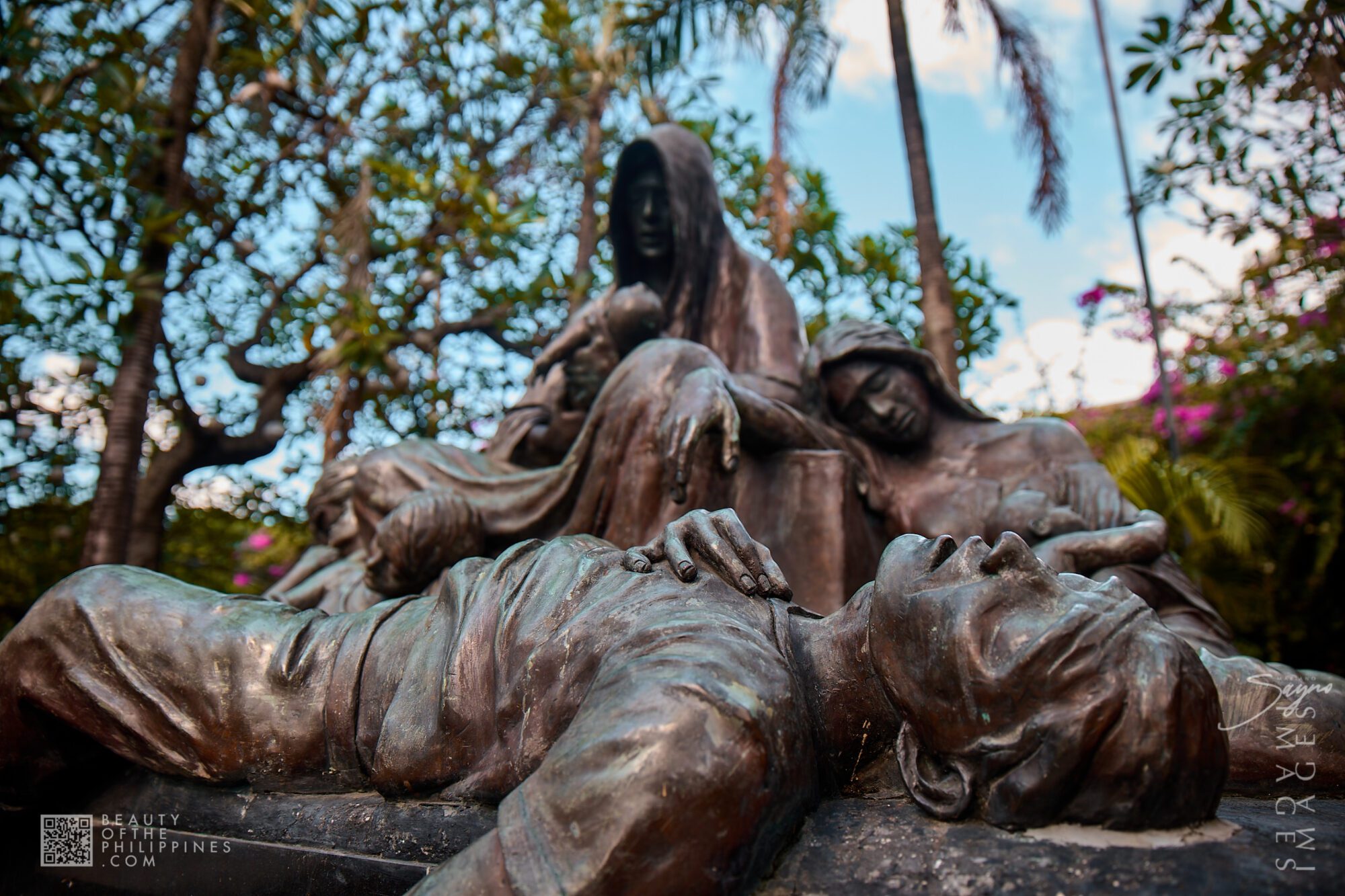 Memorare Manila 1945: A Quiet Memorial to the Civilian Tragedy of the ...